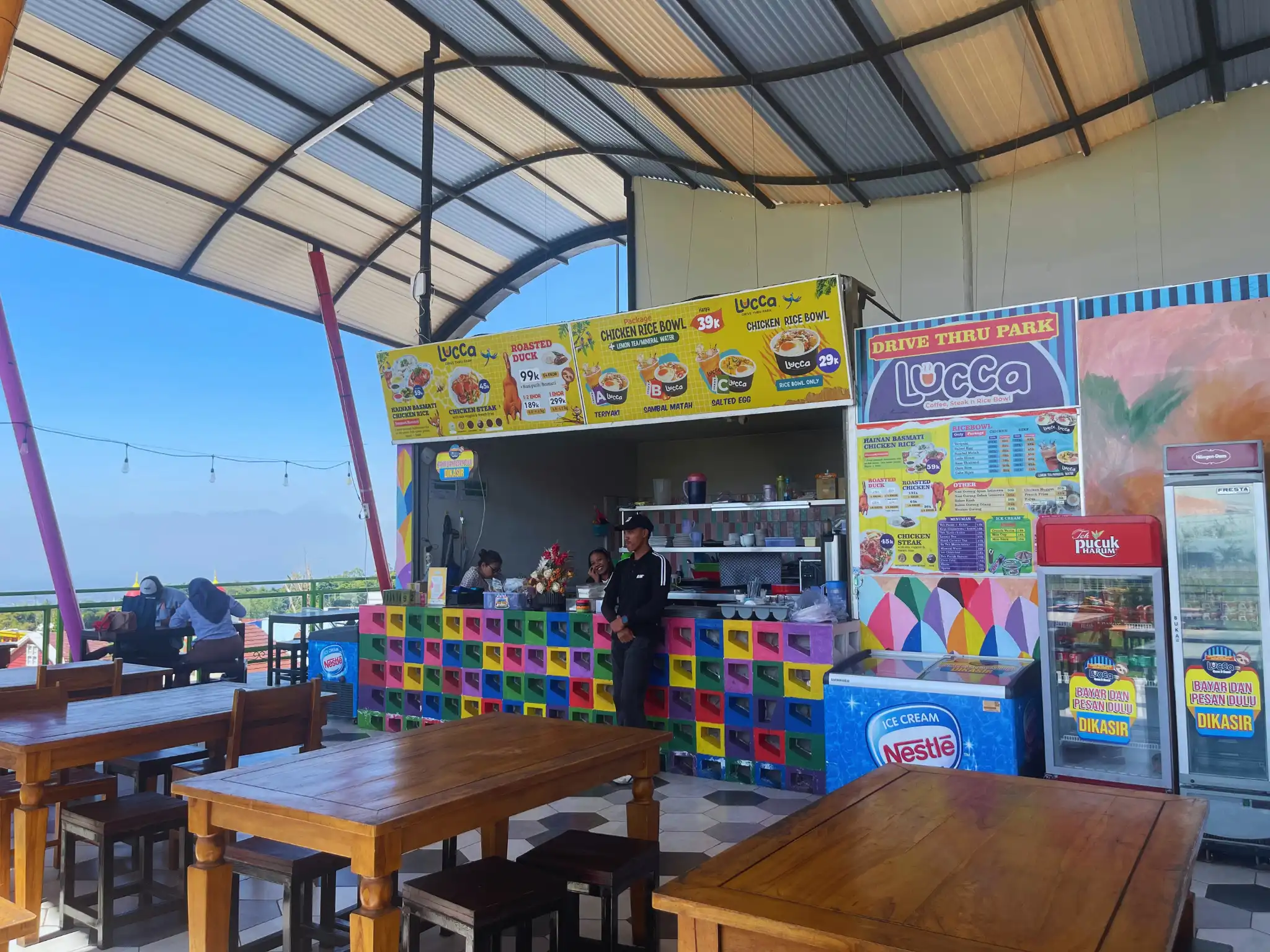 Cafe Lucca - Drive Thru Park